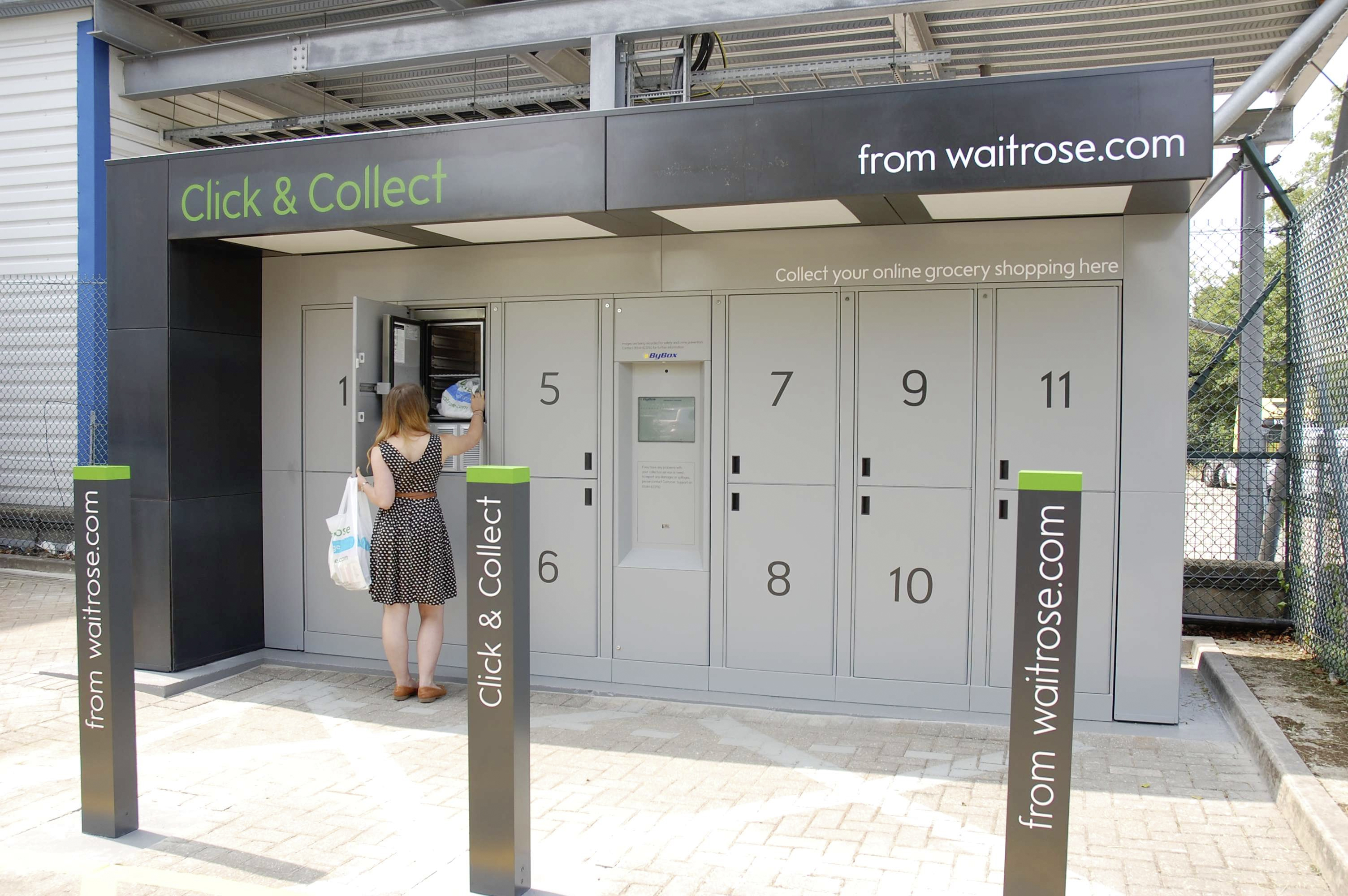 Waitrose temperature-controlled collection lockers (© Waitrose)