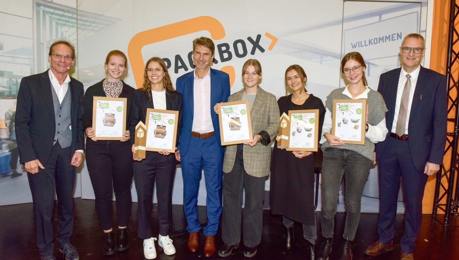 Packaging ideas "align" and "float" win the FFI/Pro Carton Young ...